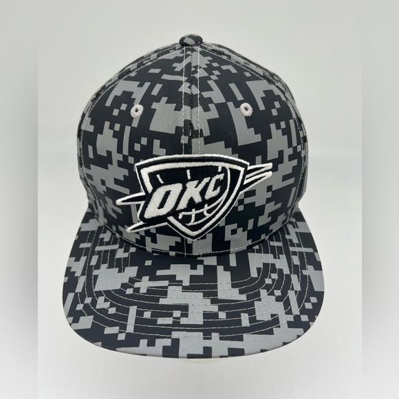 Mitchell & Ness | Accessories | Mitchell Ness Oklahoma Thunder Snapback ...